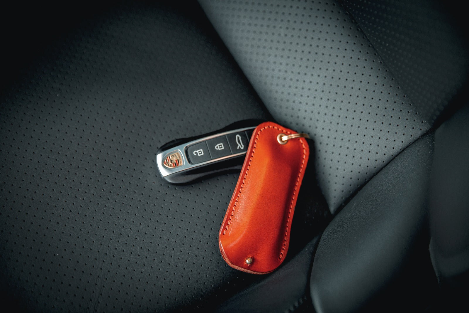 Porsche Tracker Holder – Coupland Leather